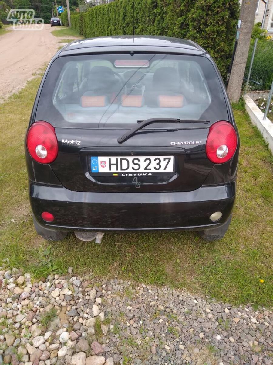 Melns Chevrolet Matiz 2008 Ukmergė, ar dzinēja tilpumu 1.00 L un nobraukumu 115 tūkst. km par 650 €, foto 3 vietnē AUTOMOTO.COM.LV