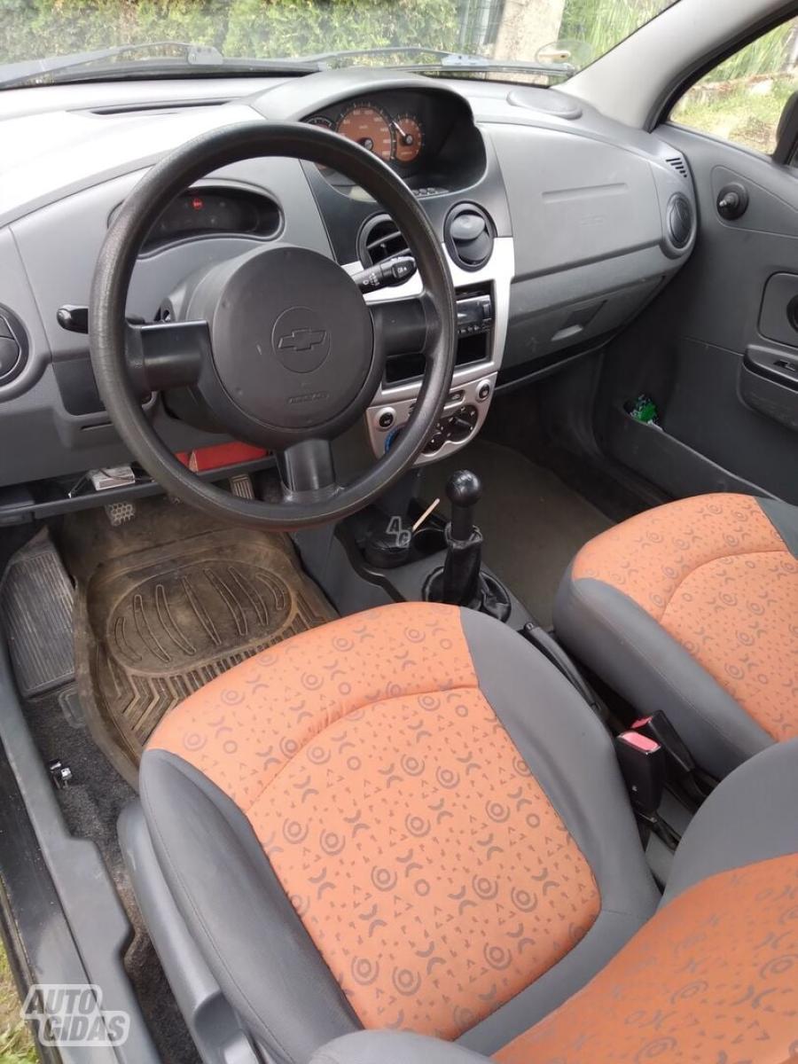 Melns Chevrolet Matiz 2008 Ukmergė, ar dzinēja tilpumu 1.00 L un nobraukumu 115 tūkst. km par 650 €, foto 5 vietnē AUTOMOTO.COM.LV