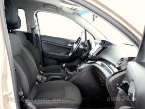 Smilšu krāsa Chevrolet Orlando 2011 Tallina, ar dzinēja tilpumu 2.00 L un nobraukumu 285 tūkst. km par 1999 €, foto 7 vietnē AUTOMOTO.COM.LV