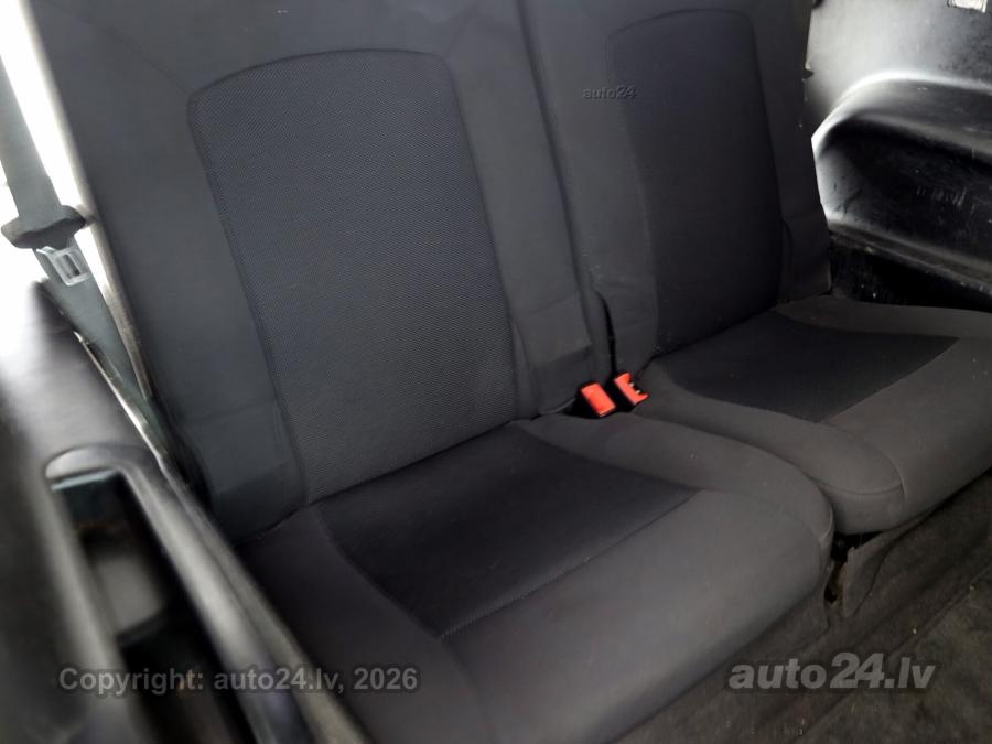 Smilšu krāsa Chevrolet Orlando 2011 Tallina, ar dzinēja tilpumu 2.00 L un nobraukumu 285 tūkst. km par 1999 €, foto 9 vietnē AUTOMOTO.COM.LV