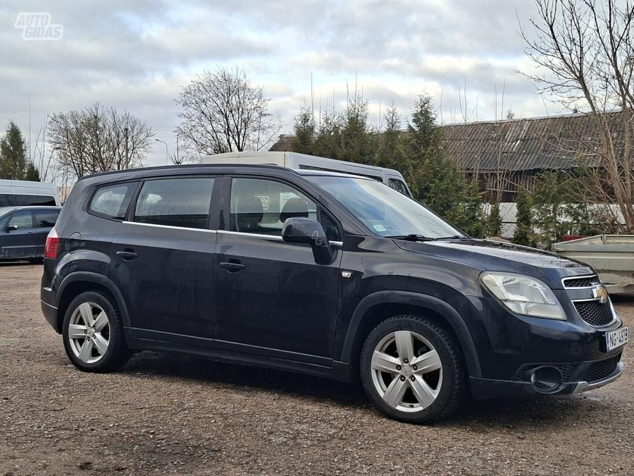 Black Chevrolet Orlando 2011 in Silute, with an engine capacity of 2.00 L and mileage of 250 thousand km for 2100 €, photo 2 on AUTOMOTO.COM.LV