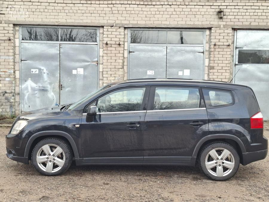 Black Chevrolet Orlando 2011 in Silute, with an engine capacity of 2.00 L and mileage of 250 thousand km for 2100 €, photo 5 on AUTOMOTO.COM.LV