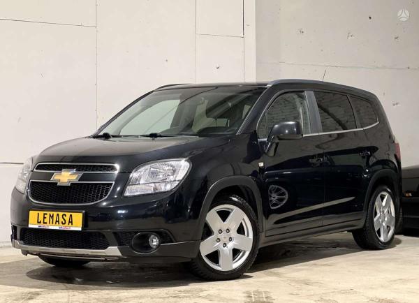 Black Chevrolet Orlando 2012 in Klaipeda, with an engine capacity of 2.00 L and mileage of 205 thousand km for 5999 €, photo 8 on AUTOMOTO.COM.LV
