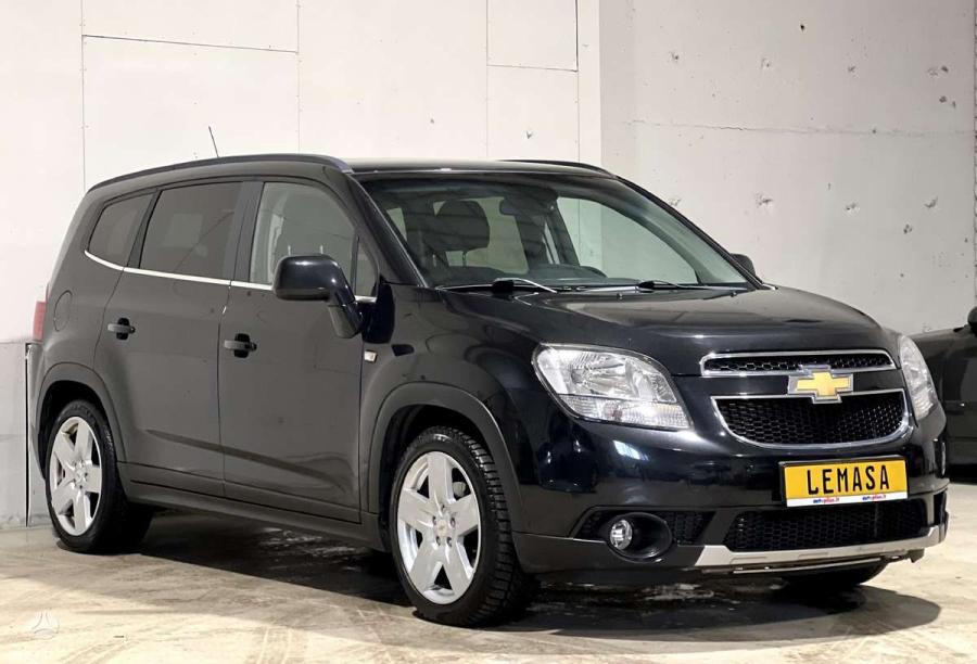 Black Chevrolet Orlando 2012 in Klaipeda, with an engine capacity of 2.00 L and mileage of 205 thousand km for 5999 €, photo 19 on AUTOMOTO.COM.LV