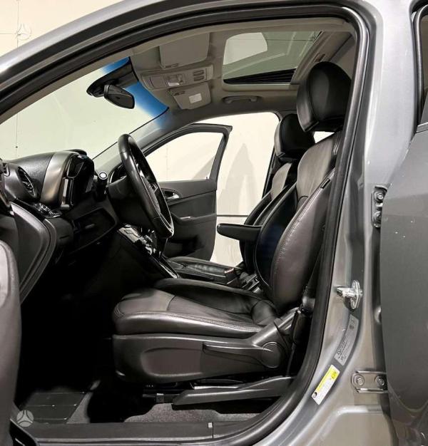 Melns Chevrolet Orlando 2012 Klaipėda, ar dzinēja tilpumu 2.00 L un nobraukumu 206 tūkst. km par 5999 €, foto 5 vietnē AUTOMOTO.COM.LV