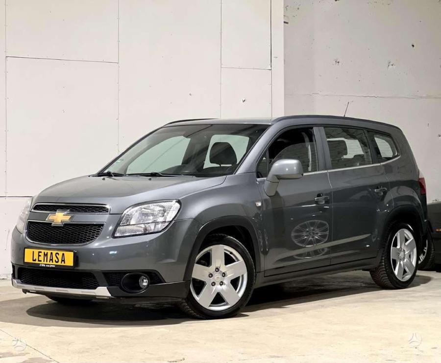 Black Chevrolet Orlando 2012 in Klaipeda, with an engine capacity of 2.00 L and mileage of 206 thousand km for 5999 €, photo 13 on AUTOMOTO.COM.LV