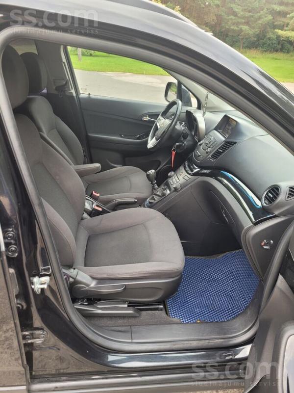 Melns Chevrolet Orlando 2012 Jūrmala, ar dzinēja tilpumu 2.00 L un nobraukumu 227 tūkst. km par 2880 €, foto 5 vietnē AUTOMOTO.COM.LV