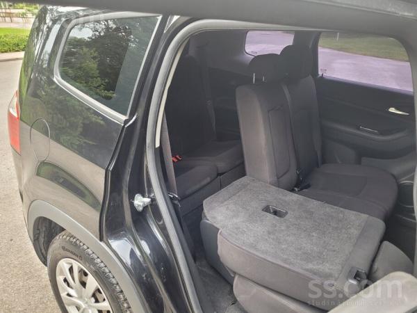 Melns Chevrolet Orlando 2012 Jūrmala, ar dzinēja tilpumu 2.00 L un nobraukumu 227 tūkst. km par 2880 €, foto 6 vietnē AUTOMOTO.COM.LV