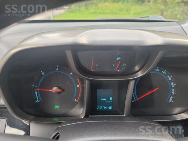 Melns Chevrolet Orlando 2012 Jūrmala, ar dzinēja tilpumu 2.00 L un nobraukumu 227 tūkst. km par 2880 €, foto 8 vietnē AUTOMOTO.COM.LV