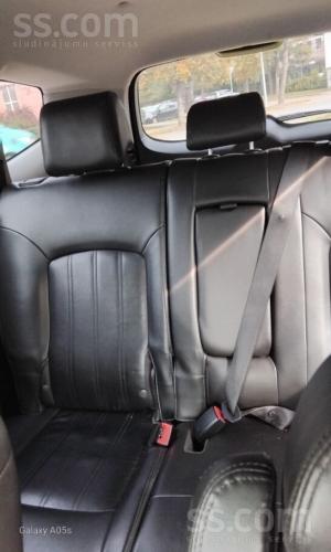 Black Chevrolet Orlando 2012 in Ventspils, with an engine capacity of 2.00 L and mileage of 221 thousand km for 4800 €, photo 9 on AUTOMOTO.COM.LV
