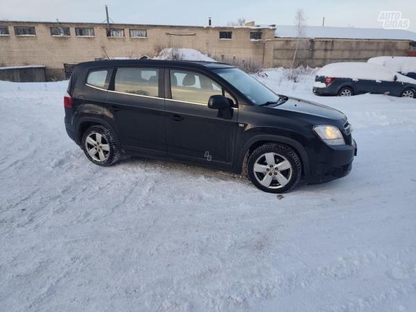 Black Chevrolet Orlando 2013 in Radviliskis, with an engine capacity of 2.00 L and mileage of 270 thousand km for 3400 €, photo 2 on AUTOMOTO.COM.LV