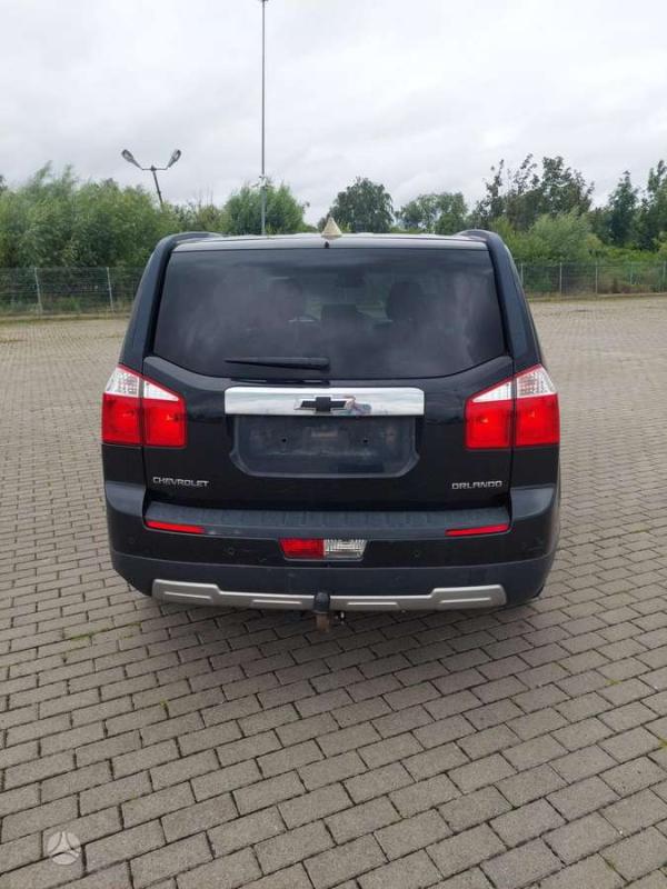 Melns Chevrolet Orlando 2013 Marijampole, ar dzinēja tilpumu 2.00 L un nobraukumu 220 tūkst. km par 3800 €, foto 6 vietnē AUTOMOTO.COM.LV