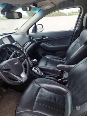 Black Chevrolet Orlando 2013 in Marijampole, with an engine capacity of 2.00 L and mileage of 220 thousand km for 3800 €, photo 9 on AUTOMOTO.COM.LV