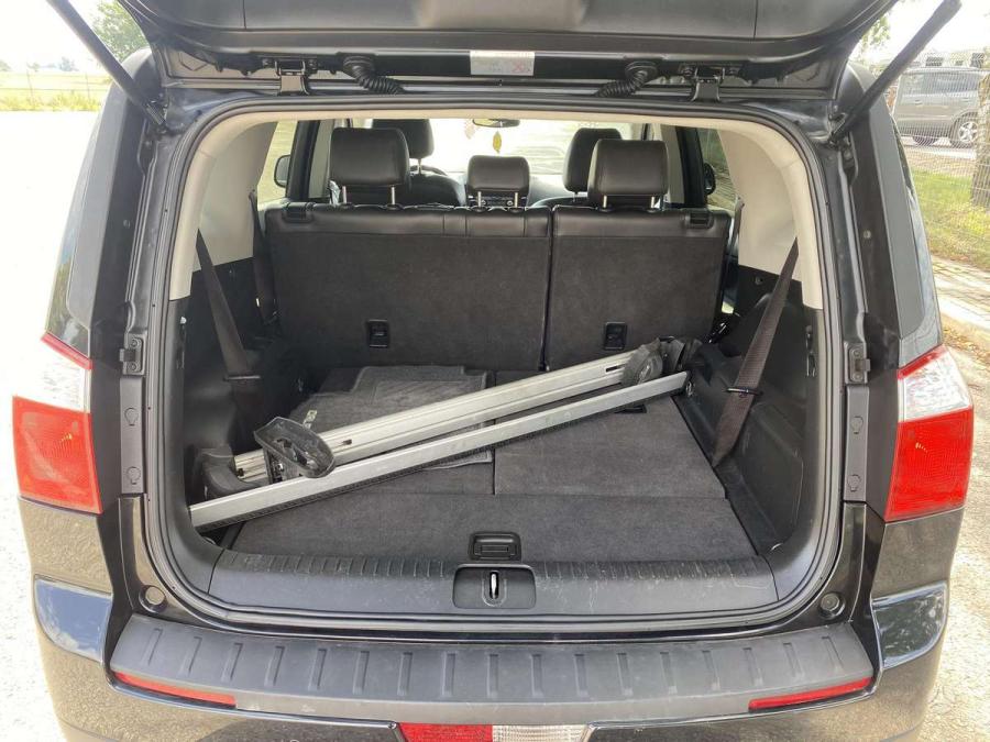 Melns Chevrolet Orlando 2013 Marijampole, ar dzinēja tilpumu 2.00 L un nobraukumu 226 tūkst. km par 3999 €, foto 22 vietnē AUTOMOTO.COM.LV