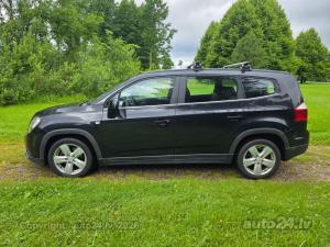 Black Chevrolet Orlando 2011 in Parnu, with an engine capacity of 2.00 L and mileage of 328 thousand km for 4790 €, photo 4 on AUTOMOTO.COM.LV