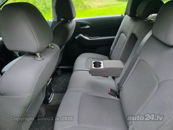 Melns Chevrolet Orlando 2011 Pērnava, ar dzinēja tilpumu 2.00 L un nobraukumu 328 tūkst. km par 4790 €, foto 10 vietnē AUTOMOTO.COM.LV