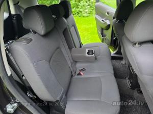 Black Chevrolet Orlando 2011 in Parnu, with an engine capacity of 2.00 L and mileage of 328 thousand km for 4790 €, photo 12 on AUTOMOTO.COM.LV