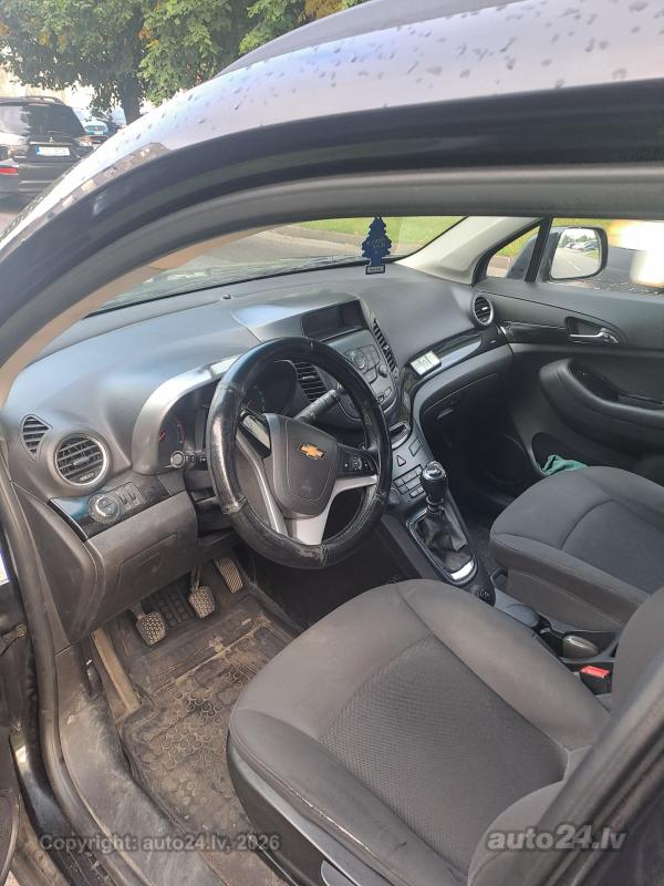 Black Chevrolet Orlando 2011 in Tallinn, with an engine capacity of 2.00 L and mileage of 274 thousand km for 3000 €, photo 3 on AUTOMOTO.COM.LV