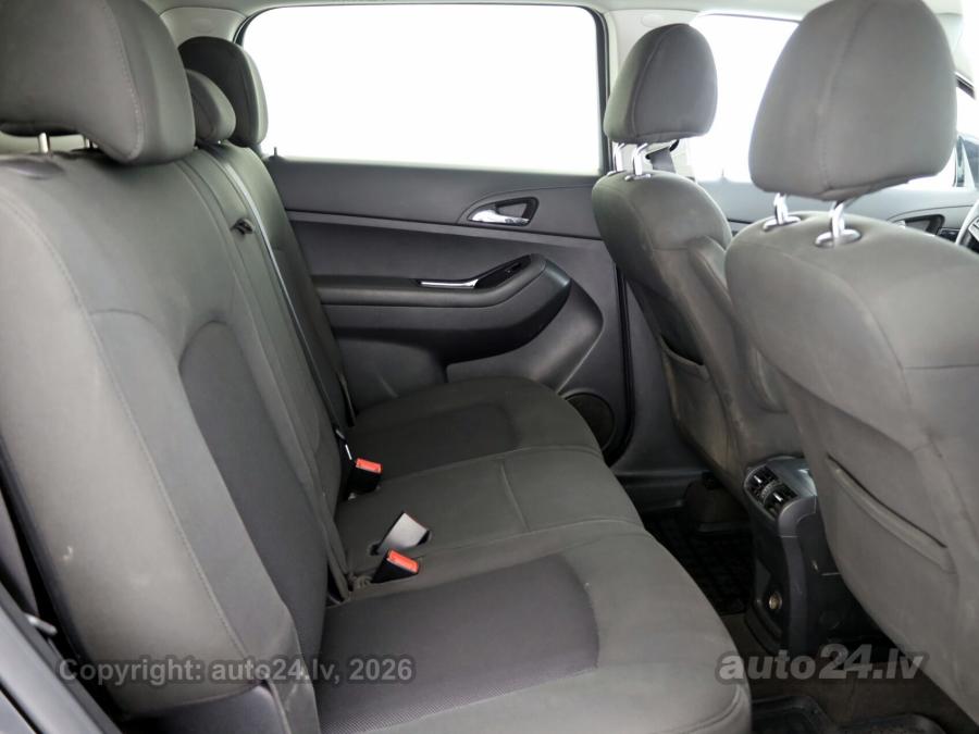 Melns Chevrolet Orlando 2012 Tallina, ar dzinēja tilpumu 2.00 L un nobraukumu 334 tūkst. km par 2799 €, foto 8 vietnē AUTOMOTO.COM.LV