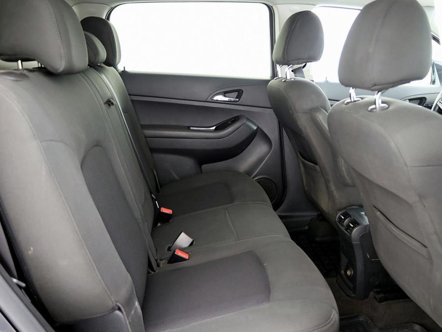 Melns Chevrolet Orlando 2012 Tallina, ar dzinēja tilpumu 2.00 L un nobraukumu 334 tūkst. km par 2799 €, foto 17 vietnē AUTOMOTO.COM.LV