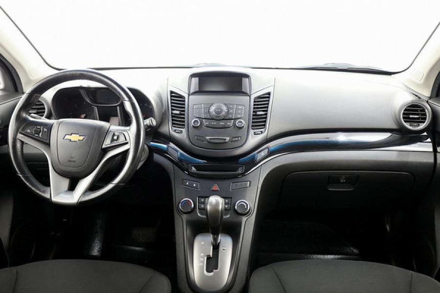 Black Chevrolet Orlando 2012 in Tallinn, with an engine capacity of 2.00 L and mileage of 334 thousand km for 2799 €, photo 6 on AUTOMOTO.COM.LV