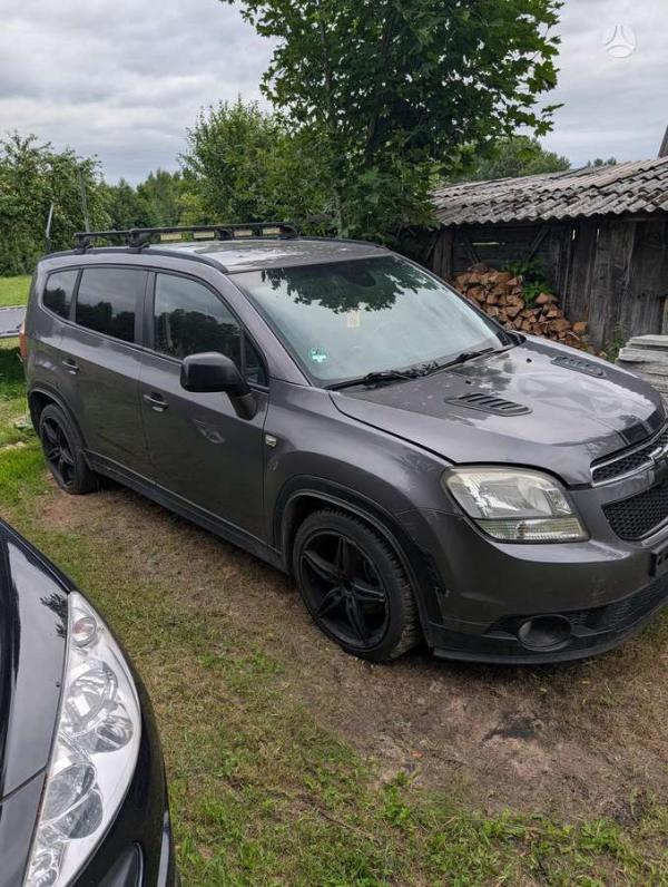 Brown Chevrolet Orlando 2012 in Alytus, with an engine capacity of 2.00 L and mileage of 320 thousand km for 1850 €, photo 2 on AUTOMOTO.COM.LV