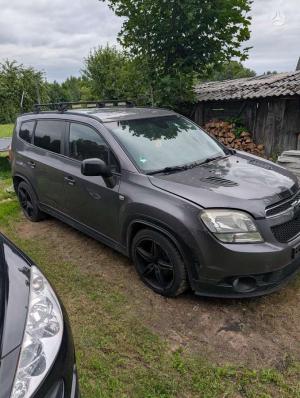 Brown Chevrolet Orlando 2012 in Alytus, with an engine capacity of 2.00 L and mileage of 320 thousand km for 1850 €, photo 3 on AUTOMOTO.COM.LV