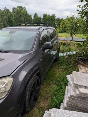Brown Chevrolet Orlando 2012 in Alytus, with an engine capacity of 2.00 L and mileage of 320 thousand km for 1850 €, photo 6 on AUTOMOTO.COM.LV