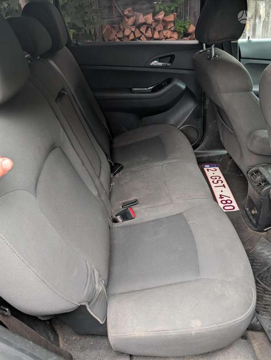 Brown Chevrolet Orlando 2012 in Alytus, with an engine capacity of 2.00 L and mileage of 320 thousand km for 1850 €, photo 9 on AUTOMOTO.COM.LV