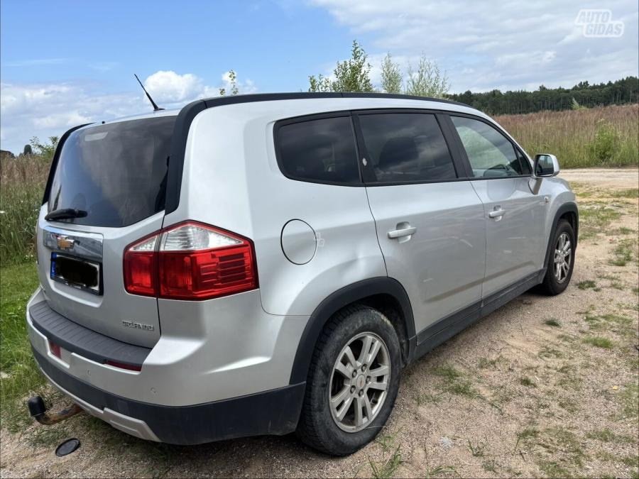 Pelēks Chevrolet Orlando 2011 Panevēža, ar dzinēja tilpumu 1.80 L un nobraukumu 255 tūkst. km par 2000 €, foto 7 vietnē AUTOMOTO.COM.LV