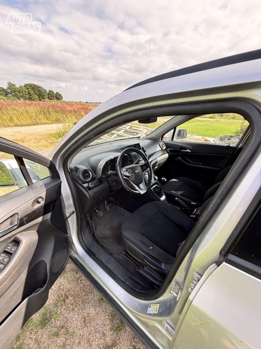 Pelēks Chevrolet Orlando 2011 Panevēža, ar dzinēja tilpumu 1.80 L un nobraukumu 255 tūkst. km par 2000 €, foto 17 vietnē AUTOMOTO.COM.LV
