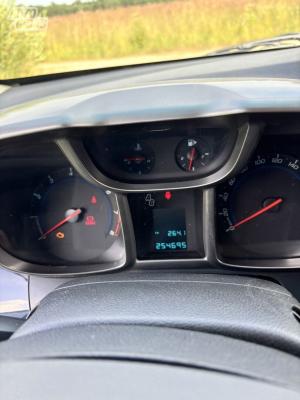 Pelēks Chevrolet Orlando 2011 Panevēža, ar dzinēja tilpumu 1.80 L un nobraukumu 255 tūkst. km par 2000 €, foto 22 vietnē AUTOMOTO.COM.LV