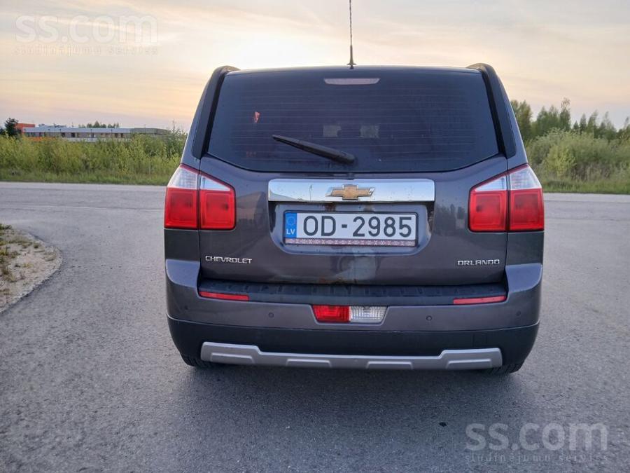 Pelēks Chevrolet Orlando 2011 Jelgava, ar dzinēja tilpumu 1.80 L un nobraukumu 331 tūkst. km par 7000 €, foto 3 vietnē AUTOMOTO.COM.LV