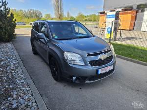 Grey Chevrolet Orlando 2011 in Kluonaliai, with an engine capacity of 2.00 L and mileage of 210 thousand km for 5199 €, photo 3 on AUTOMOTO.COM.LV