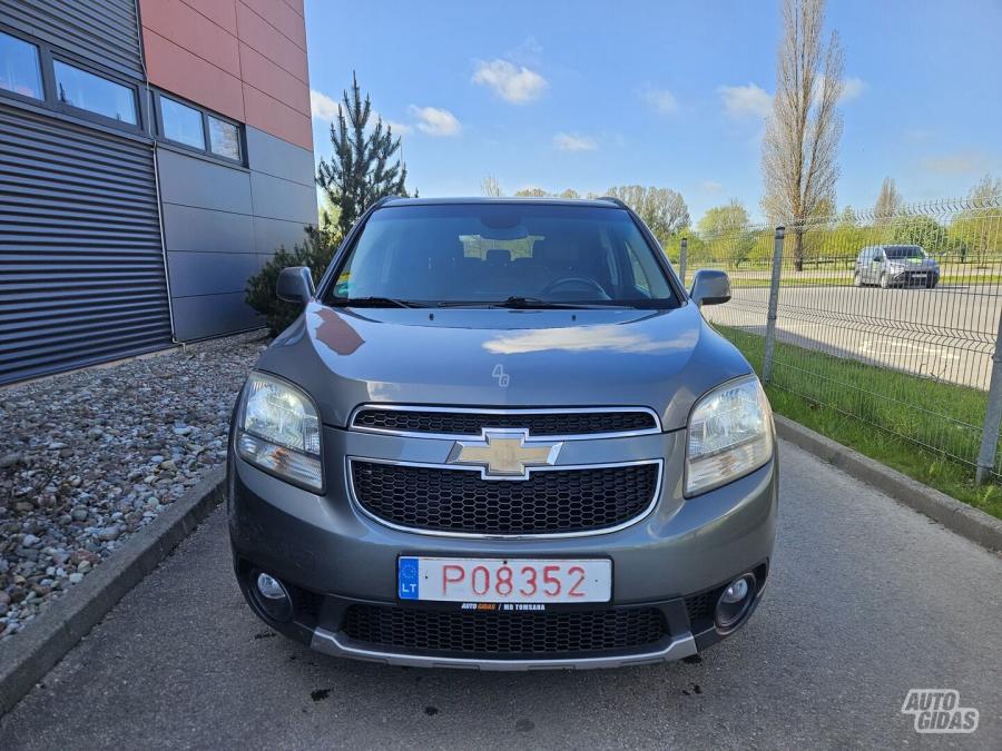 Grey Chevrolet Orlando 2011 in Kluonaliai, with an engine capacity of 2.00 L and mileage of 210 thousand km for 5199 €, photo 5 on AUTOMOTO.COM.LV