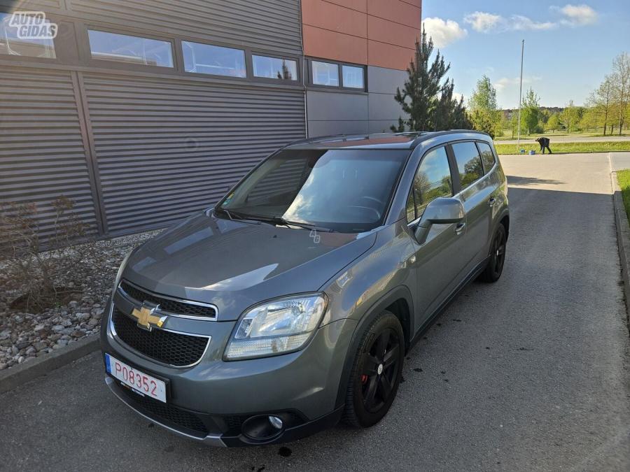 Grey Chevrolet Orlando 2011 in Kluonaliai, with an engine capacity of 2.00 L and mileage of 210 thousand km for 5199 €, photo 6 on AUTOMOTO.COM.LV