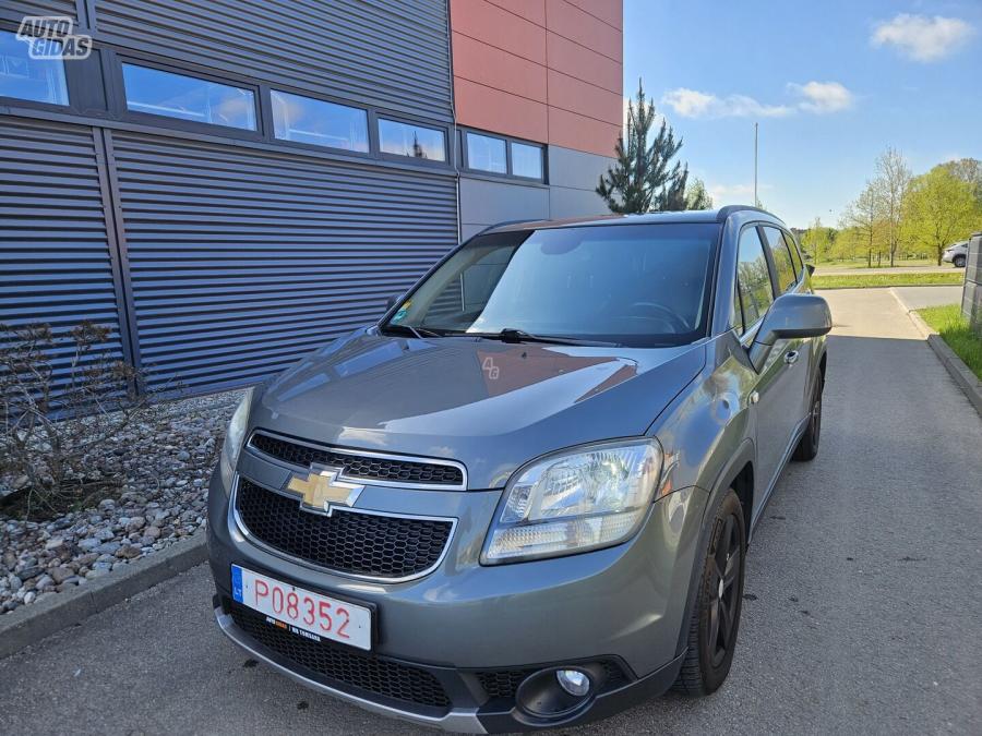 Grey Chevrolet Orlando 2011 in Kluonaliai, with an engine capacity of 2.00 L and mileage of 210 thousand km for 5199 €, photo 7 on AUTOMOTO.COM.LV