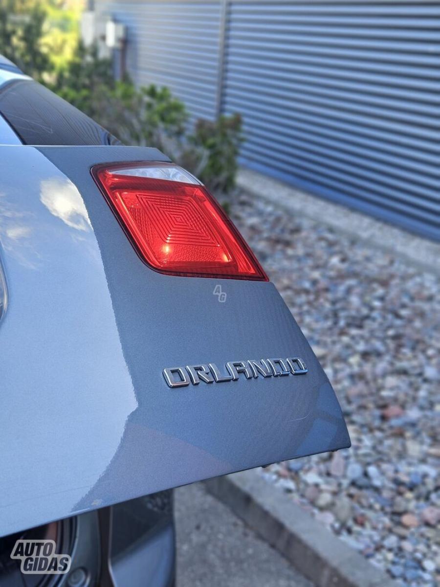 Grey Chevrolet Orlando 2011 in Kluonaliai, with an engine capacity of 2.00 L and mileage of 210 thousand km for 5199 €, photo 15 on AUTOMOTO.COM.LV