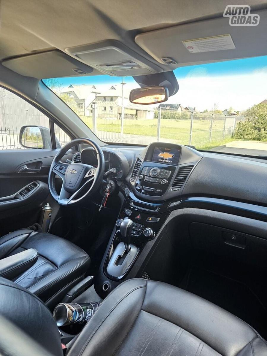 Grey Chevrolet Orlando 2011 in Kluonaliai, with an engine capacity of 2.00 L and mileage of 210 thousand km for 5199 €, photo 16 on AUTOMOTO.COM.LV