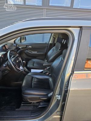 Grey Chevrolet Orlando 2011 in Kluonaliai, with an engine capacity of 2.00 L and mileage of 210 thousand km for 5199 €, photo 17 on AUTOMOTO.COM.LV
