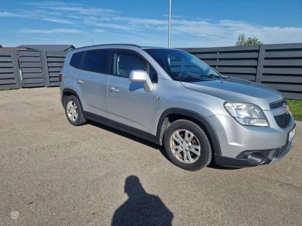 Grey Chevrolet Orlando 2011 in Klaipeda, with an engine capacity of 2.00 L and mileage of 256 thousand km for 4250 €, photo 1 on AUTOMOTO.COM.LV