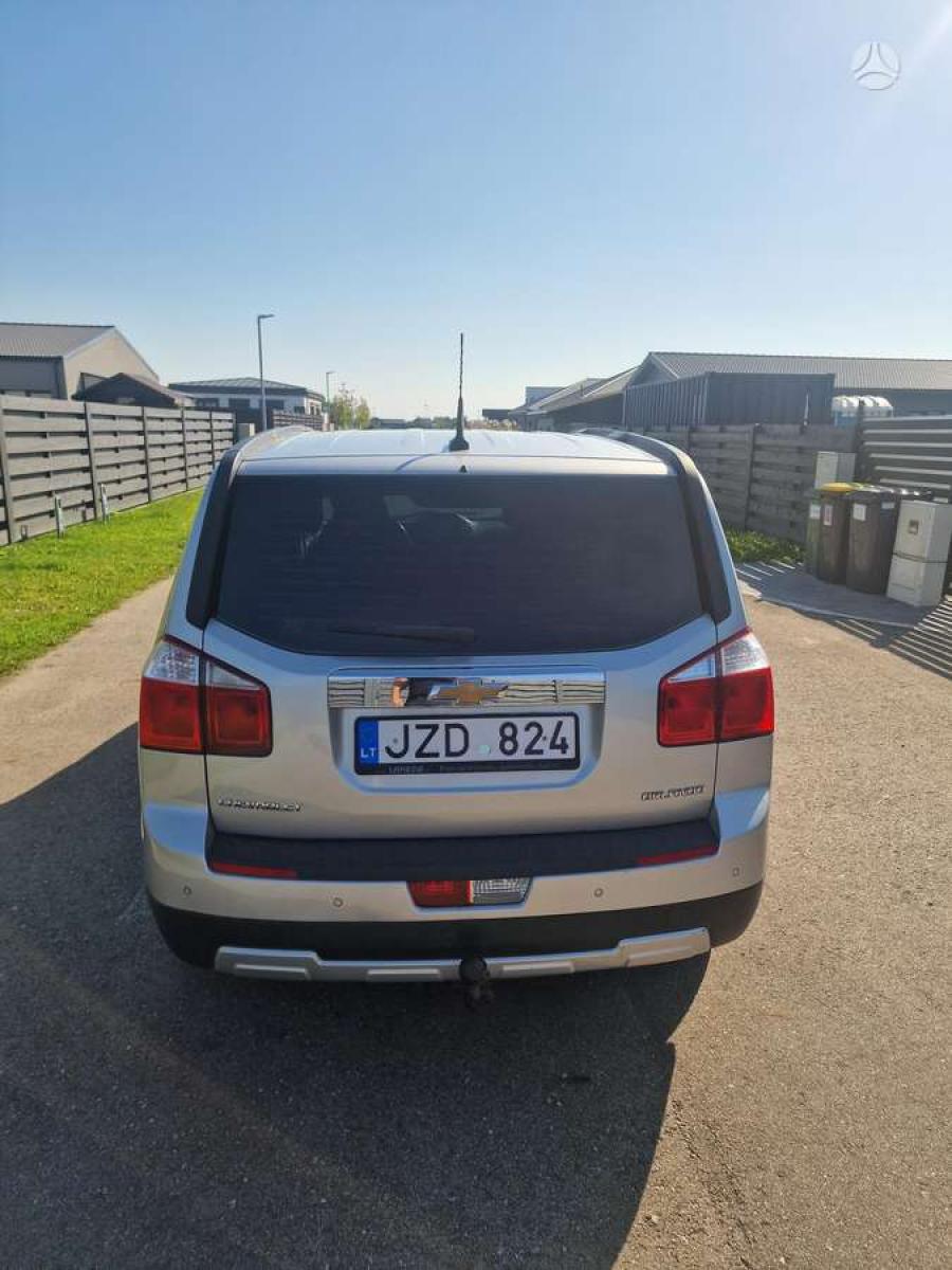Grey Chevrolet Orlando 2011 in Klaipeda, with an engine capacity of 2.00 L and mileage of 256 thousand km for 4250 €, photo 5 on AUTOMOTO.COM.LV