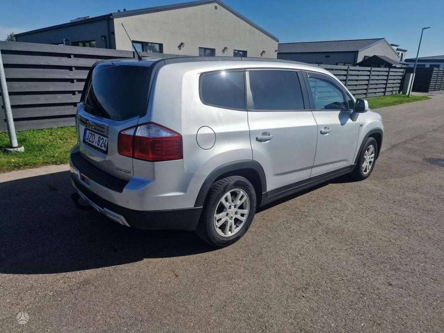 Grey Chevrolet Orlando 2011 in Klaipeda, with an engine capacity of 2.00 L and mileage of 256 thousand km for 4250 €, photo 7 on AUTOMOTO.COM.LV