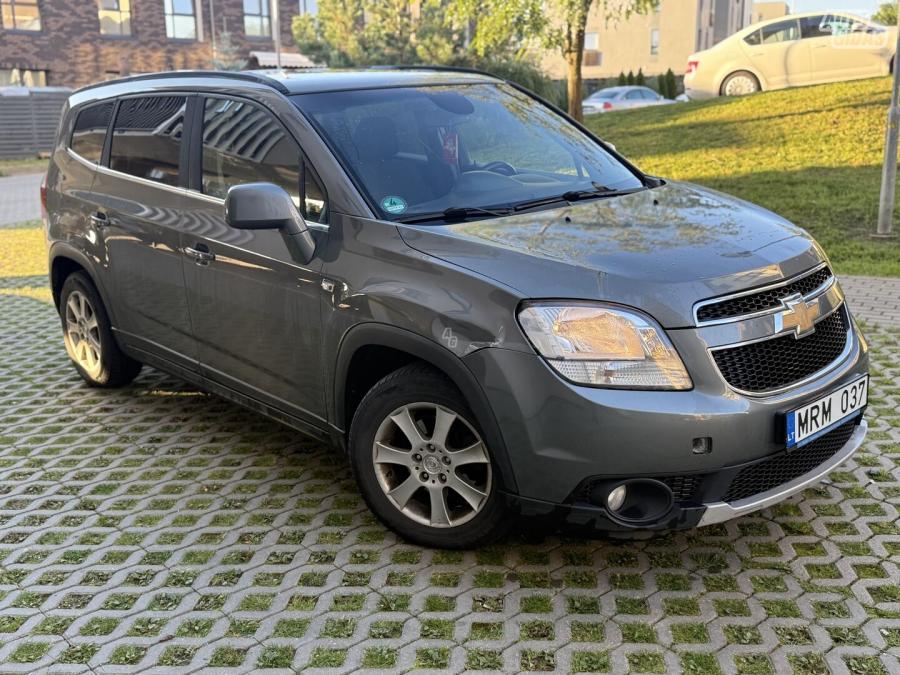 Pelēks Chevrolet Orlando 2011 Viļņa, ar dzinēja tilpumu 2.00 L un nobraukumu 252 tūkst. km par 2950 €, foto 3 vietnē AUTOMOTO.COM.LV