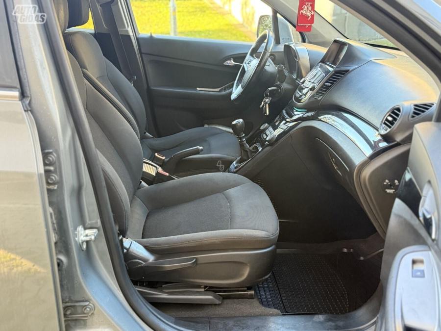Pelēks Chevrolet Orlando 2011 Viļņa, ar dzinēja tilpumu 2.00 L un nobraukumu 252 tūkst. km par 2950 €, foto 12 vietnē AUTOMOTO.COM.LV