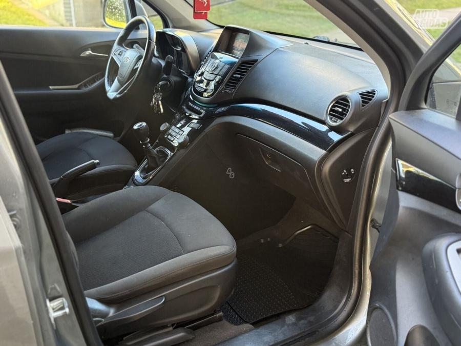 Pelēks Chevrolet Orlando 2011 Viļņa, ar dzinēja tilpumu 2.00 L un nobraukumu 252 tūkst. km par 2950 €, foto 13 vietnē AUTOMOTO.COM.LV