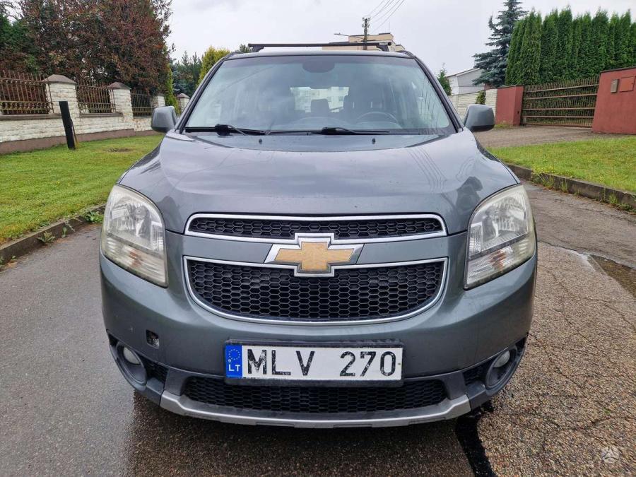 Pelēks Chevrolet Orlando 2012 Viļņa, ar dzinēja tilpumu 2.00 L un nobraukumu 322 tūkst. km par 2500 €, foto 3 vietnē AUTOMOTO.COM.LV