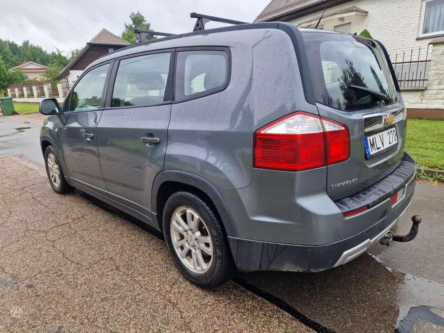 Pelēks Chevrolet Orlando 2012 Viļņa, ar dzinēja tilpumu 2.00 L un nobraukumu 322 tūkst. km par 2500 €, foto 5 vietnē AUTOMOTO.COM.LV