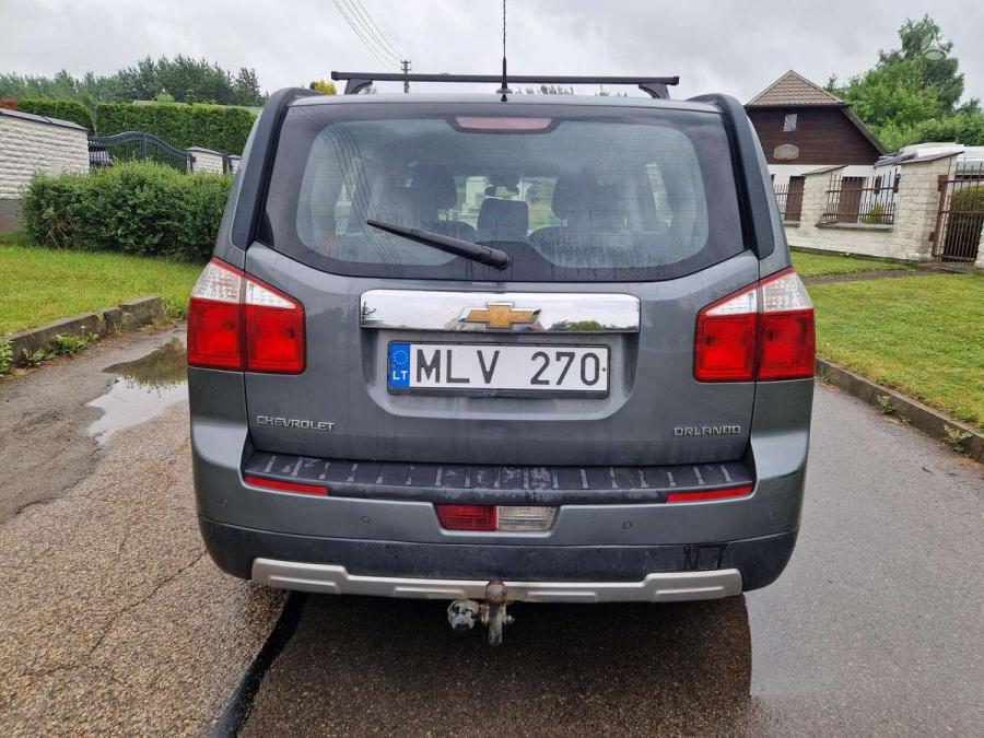 Pelēks Chevrolet Orlando 2012 Viļņa, ar dzinēja tilpumu 2.00 L un nobraukumu 322 tūkst. km par 2500 €, foto 6 vietnē AUTOMOTO.COM.LV