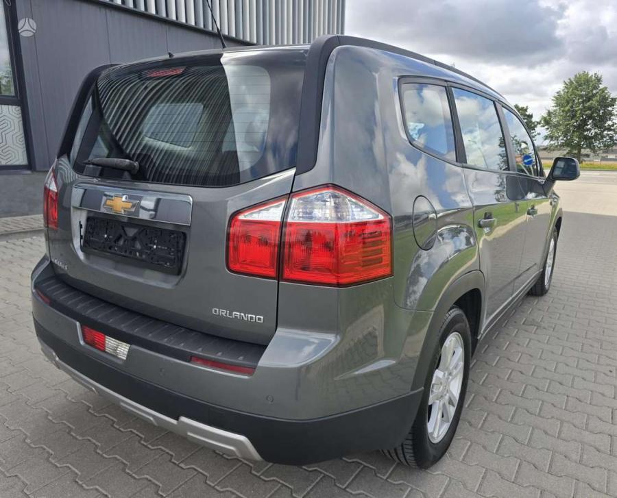 Pelēks Chevrolet Orlando 2012 Panevēža, ar dzinēja tilpumu 1.80 L un nobraukumu 318 tūkst. km par 3499 €, foto 7 vietnē AUTOMOTO.COM.LV